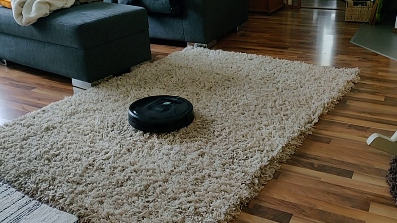 Can Roomba Go Over Rugs? How Does It Do With Rugs That Have Fringe?