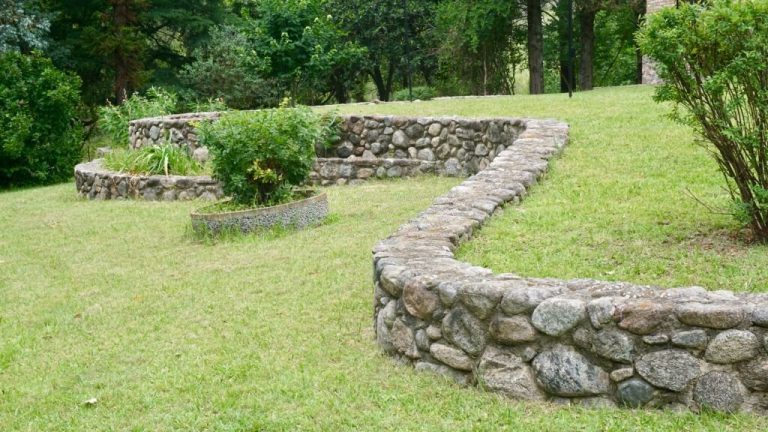 4x4 Or 6x6 For Retaining Wall - What Are The Differences?