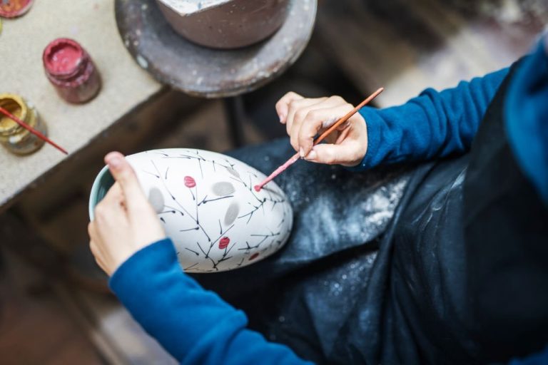 How to Paint Ceramic like a Professional? Learner’s Guide